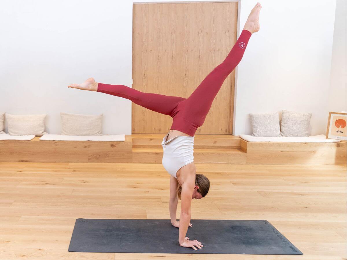 How to Do a Yoga Handstand